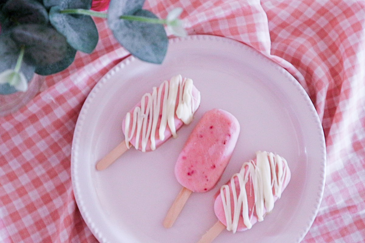 Strawberries & Cream Protein Ice-Cream Pops – Sneaky Wholefoods